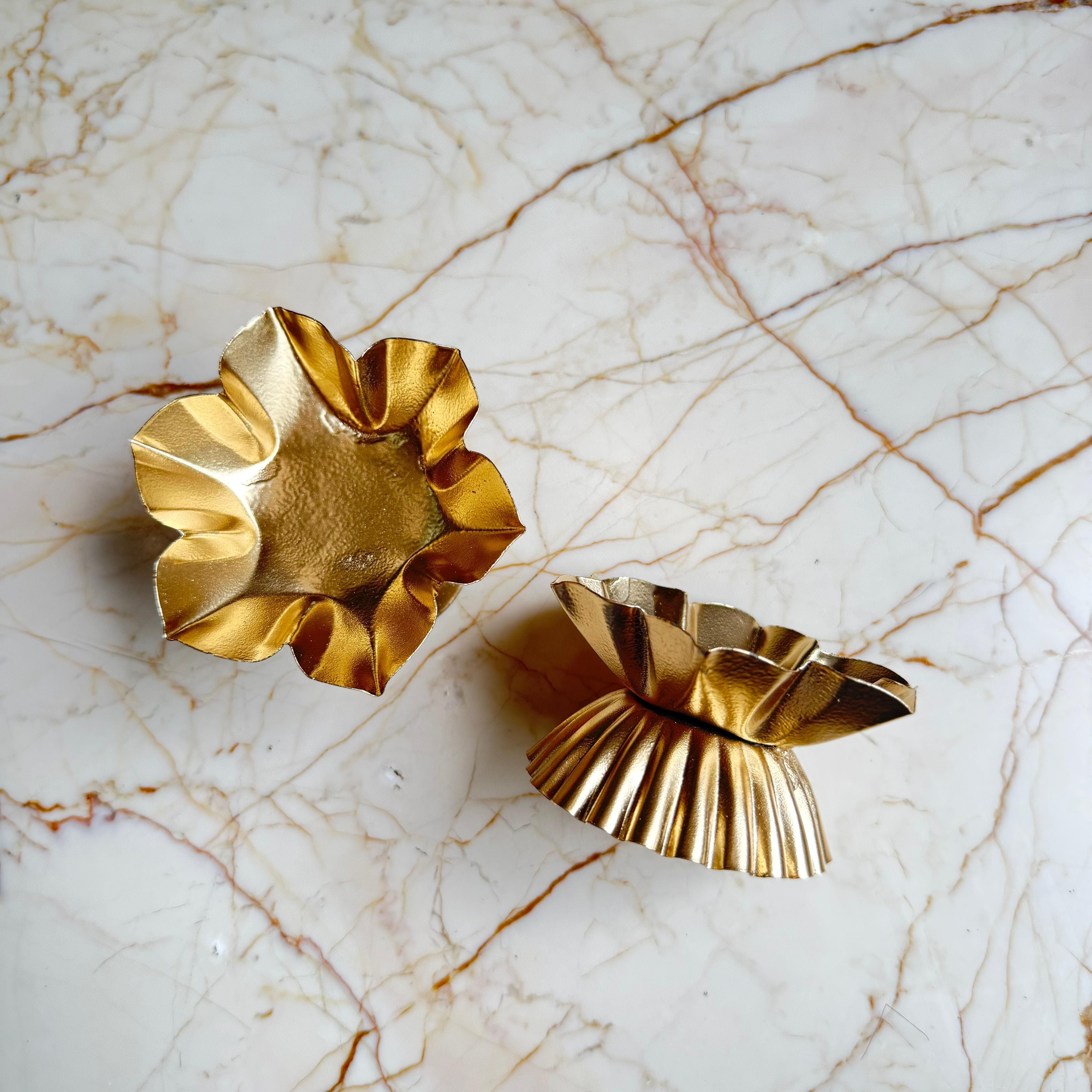 Lotus Metal Urli with Stand - A